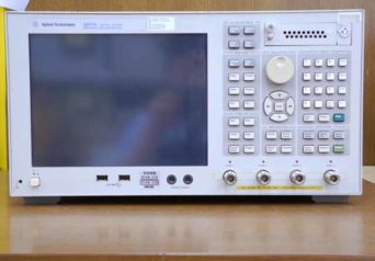 KEYSIGHT N9935B/235,236,238,307/N9910X-825 FieldFoxハンドヘルドマイクロ波アナライザ ...