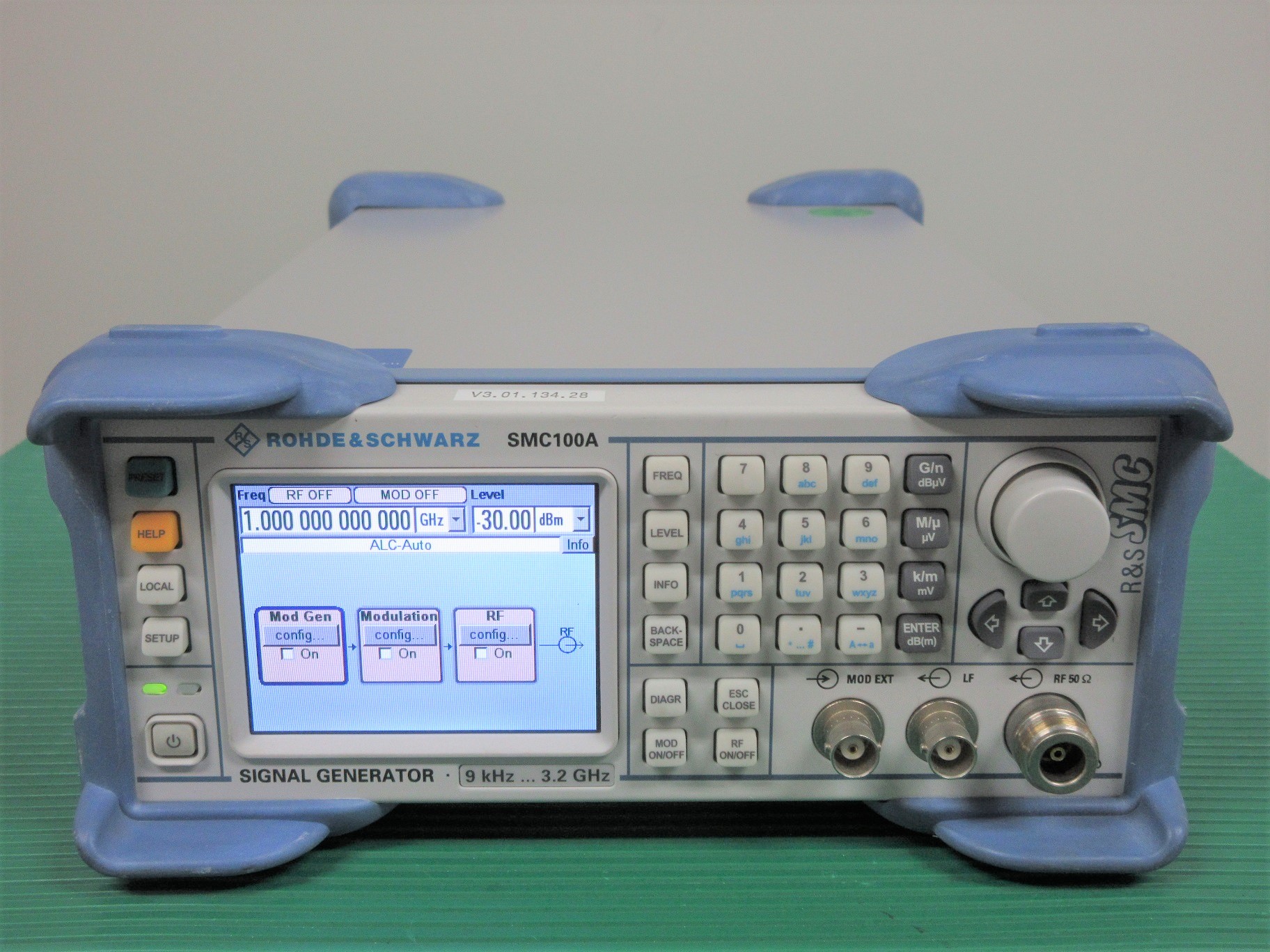 ローデ･シュワルツ SMC100A 信号発生器 | 中古計測器の販売・修理・買取と新品測定器販売【マルツ電波】